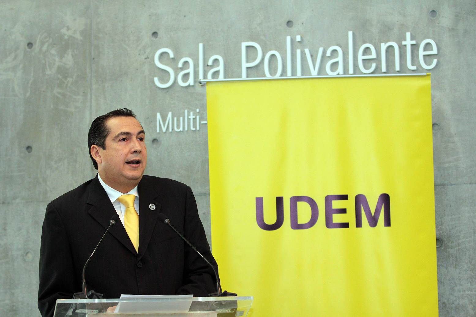 Dr. Carlos Basurto 1 - MUNDO Culturizando • Noticias